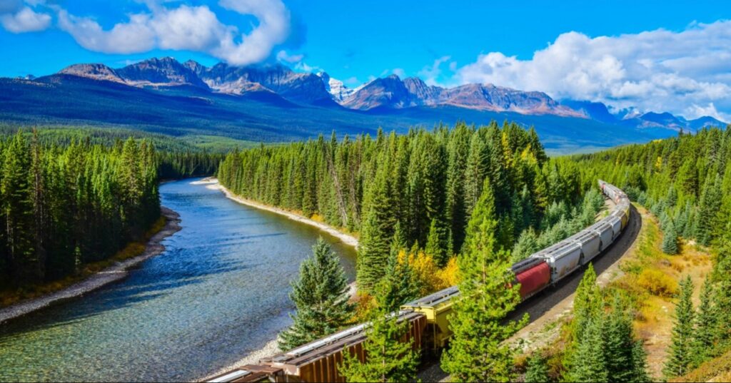 The 10 Most Spectacular Railway Rides in The World - TravelWL